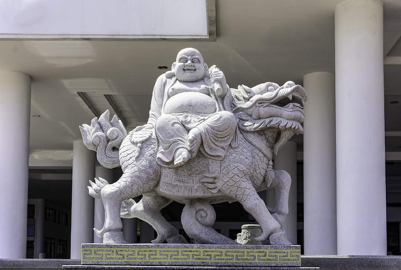 Maha Vihara Duta Maitreya Temple in Batam, Indonesia | Day Tripe with ...