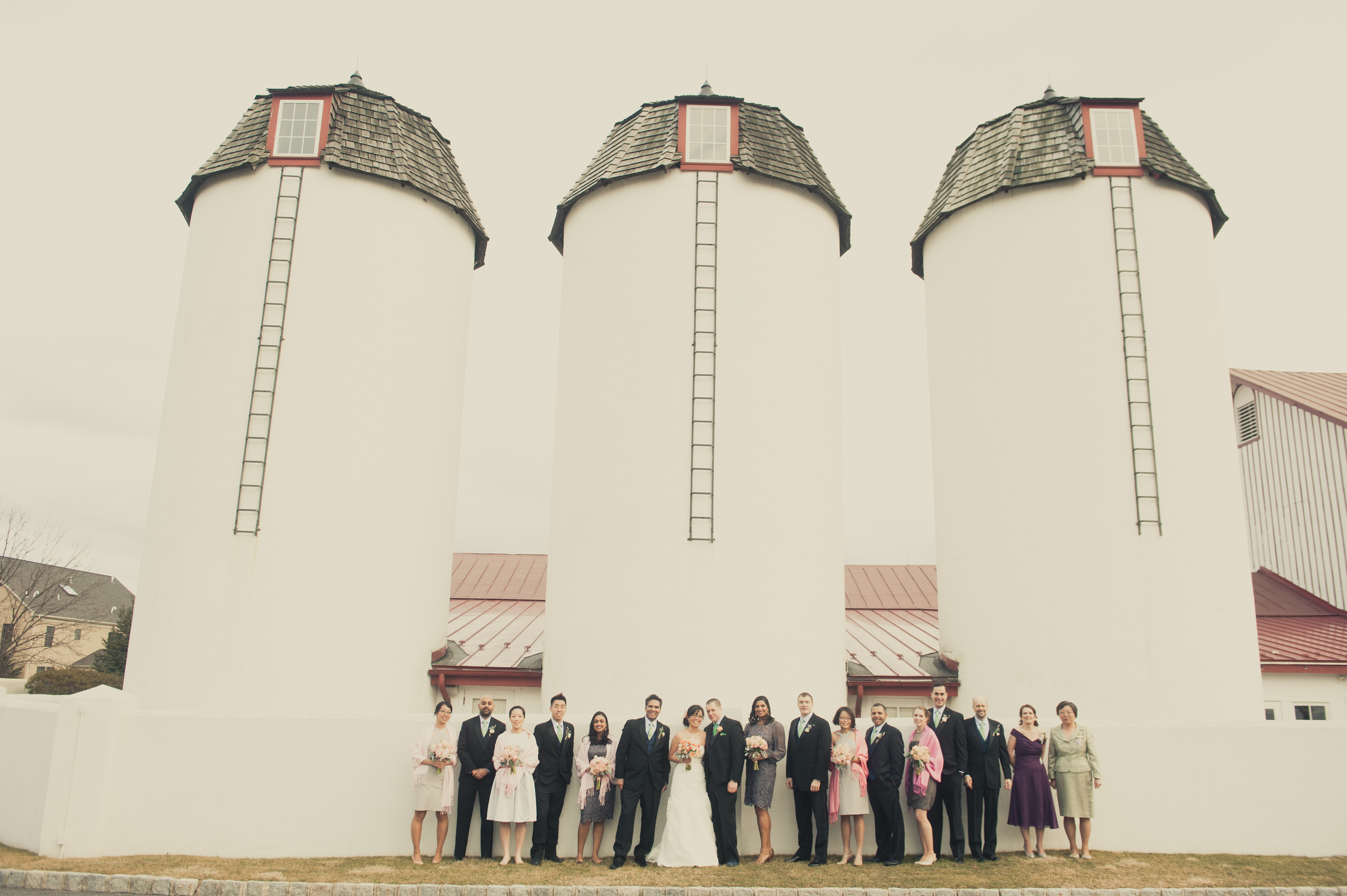 The barn at valley forge flowers wedding photos - Weddingsavor.com