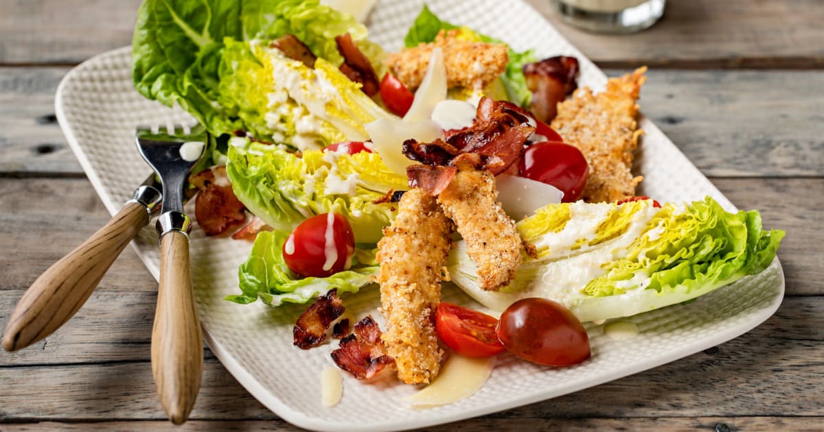 Caesar Salad mit Poulet und Speck - Rezept | Swissmilk