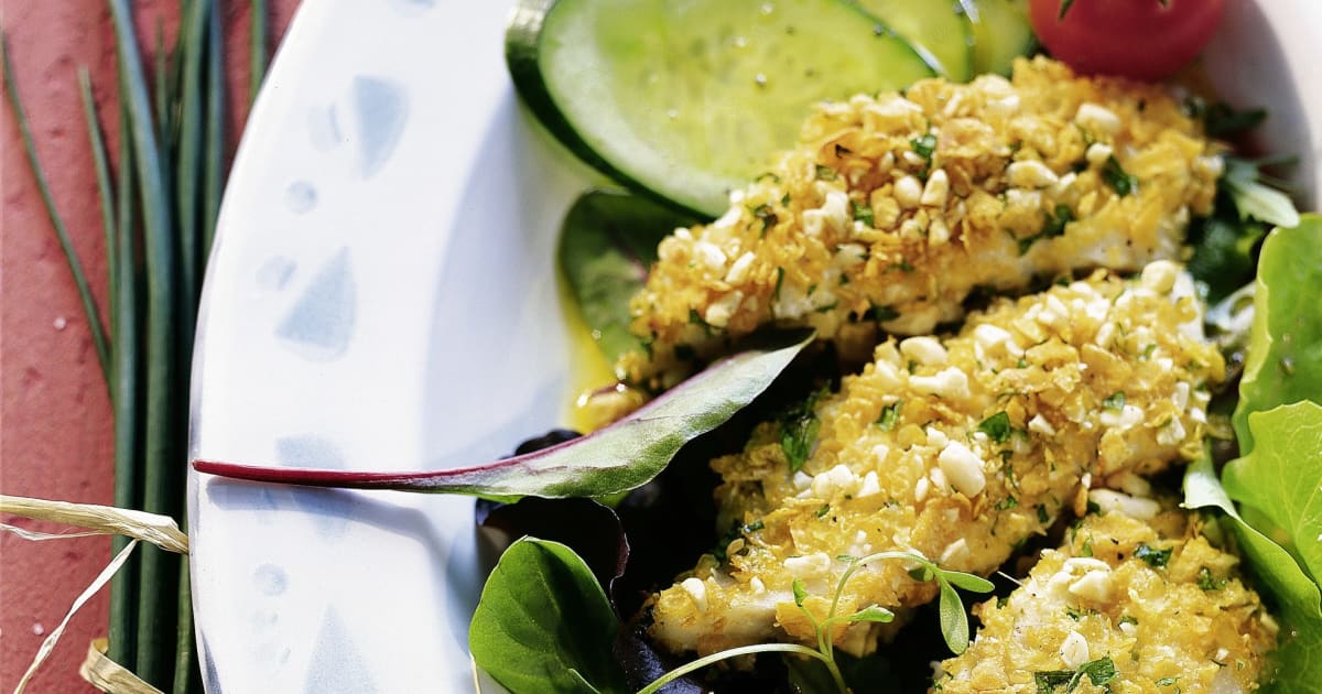 Fisch-Sticks auf buntem Sommersalat - Rezept | Swissmilk