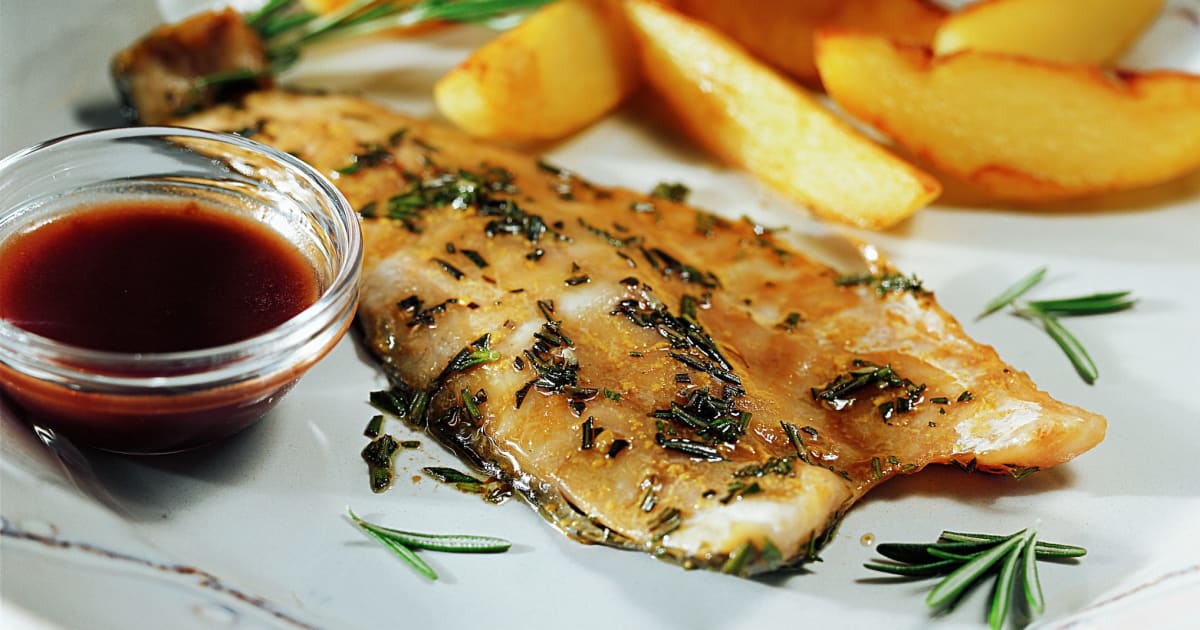 Fish with Red Wine Sauce (poisson sauce au vin rouge) - Recette | Swissmilk