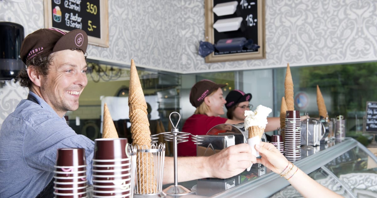 Wie wird Glace gemacht? Ich war dabei. | Swissmilk