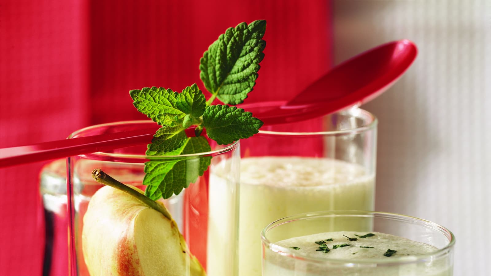 Apfel-Drink mit Zitronenmelisse - Rezept | Swissmilk