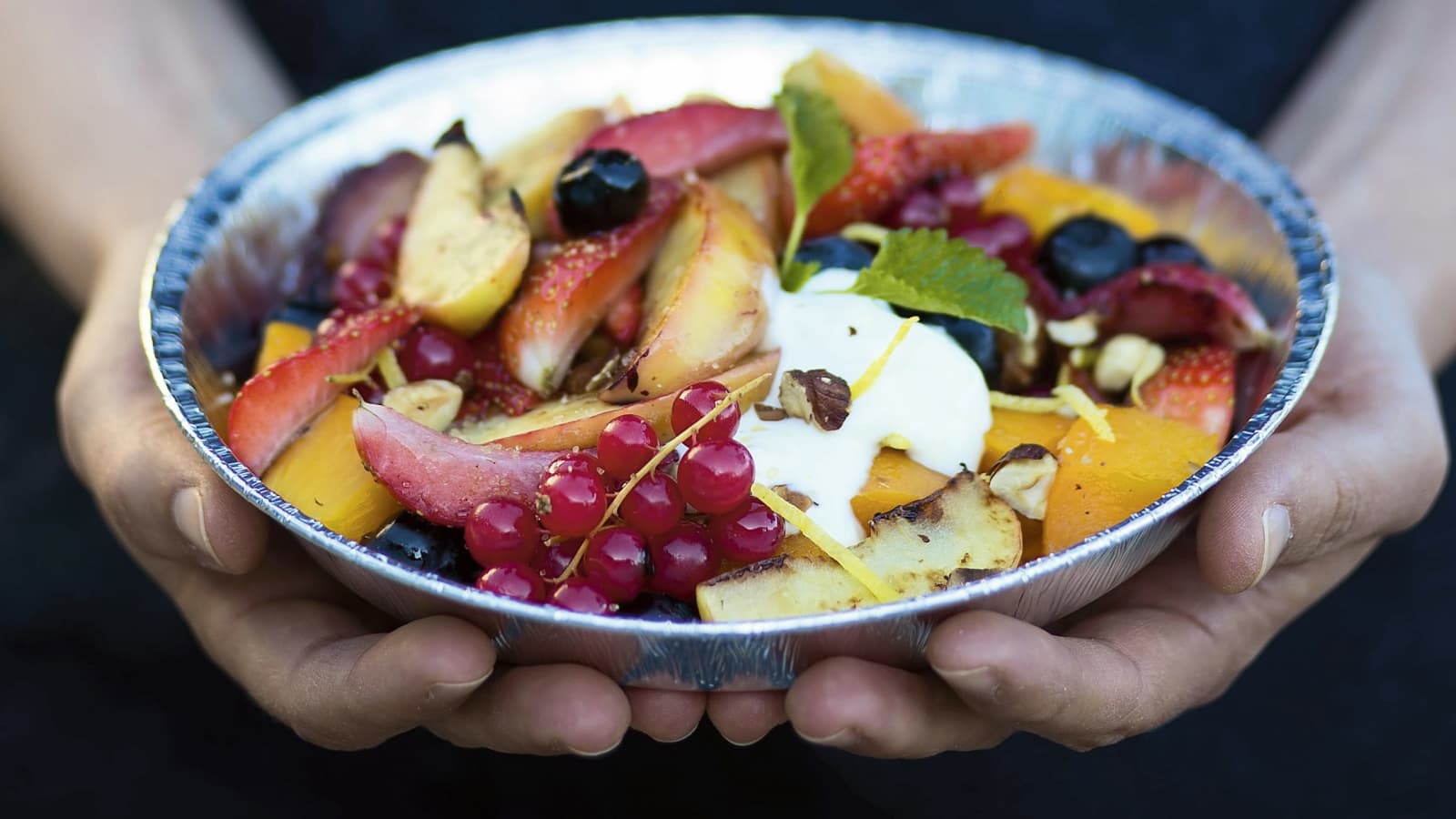 Grillierter Fruchtsalat - Rezept | Swissmilk