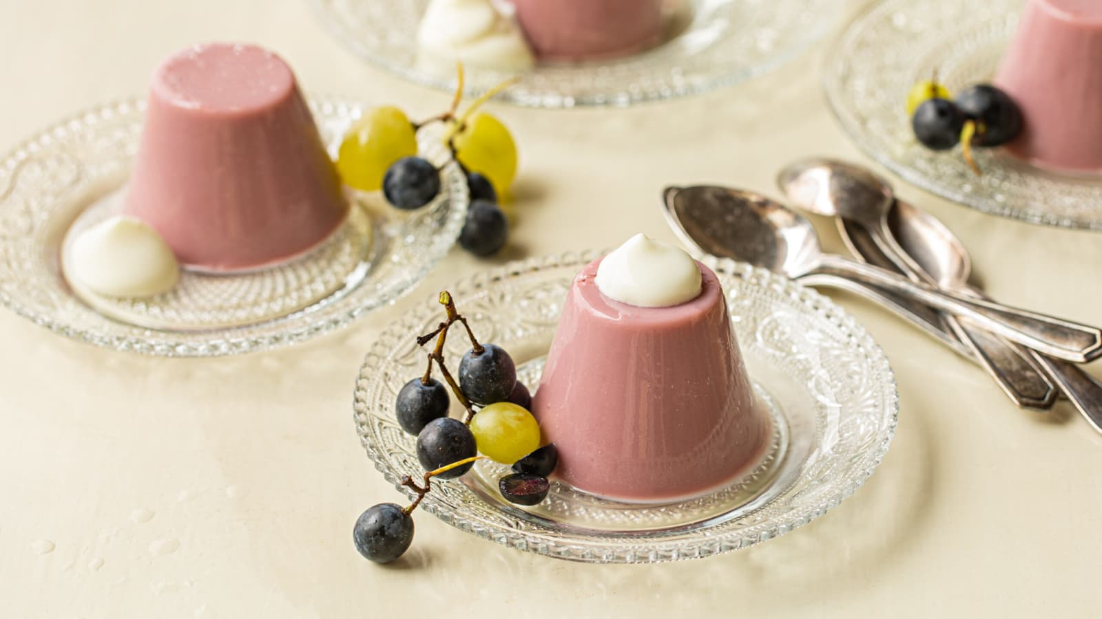 Flan mit Traubensaft und Blanc battu - Rezept | Swissmilk