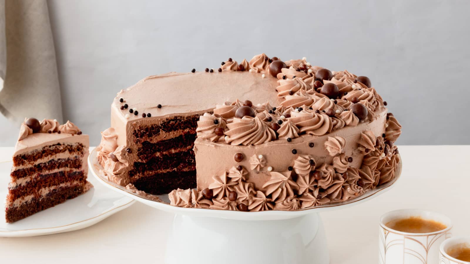 Buttercrème-Torte - Rezept | Swissmilk