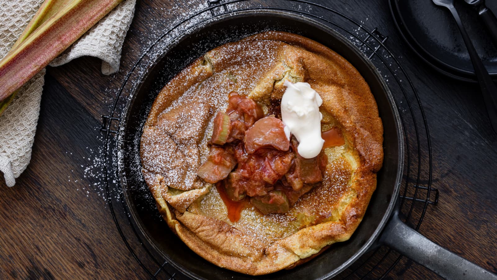 Dutch Pancake mit Rhabarber - Rezept | Swissmilk