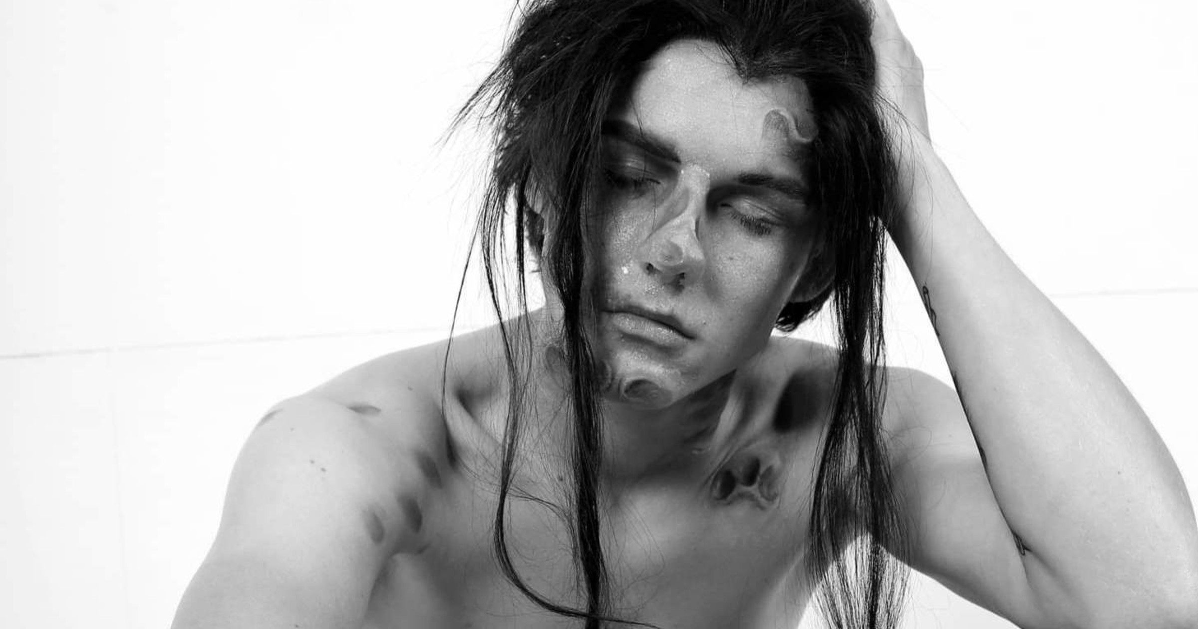 Phobia of touch | Photography | Tabb