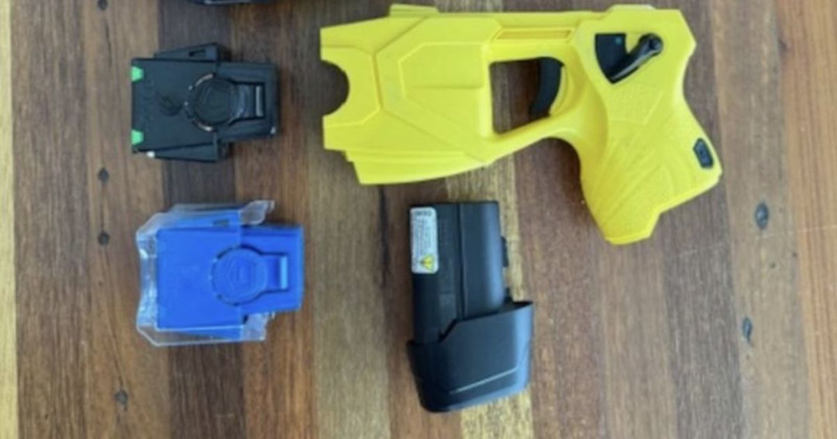Taser X26P yellow W/ extras | Tacswap