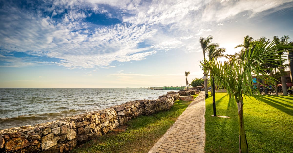 Victoria Lake Wonders: Nature, Wildlife & Culture.