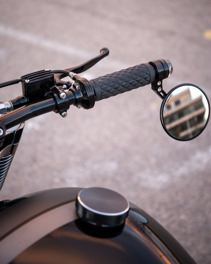 127 Belluma | A Bonneville T100 adapted to Brat Style