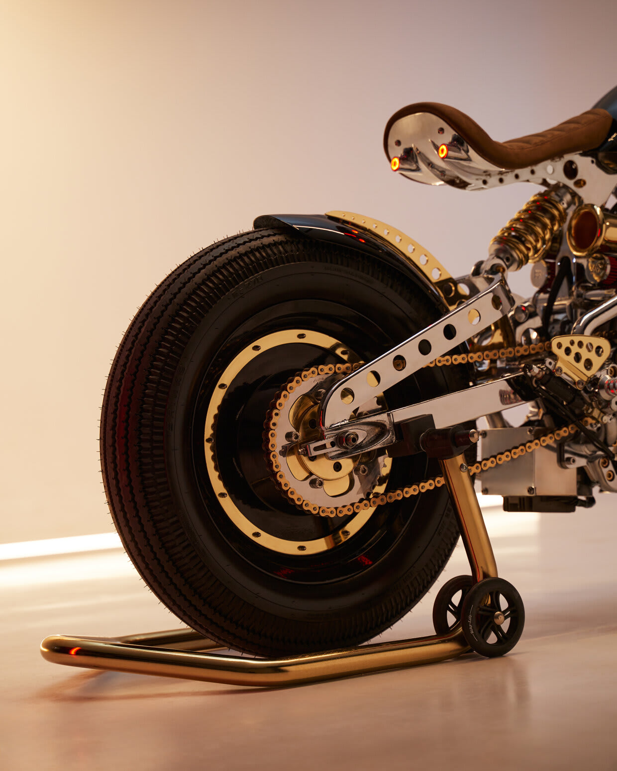 160 Black Dragon | A Cafe Racer Reference in Power and Beauty