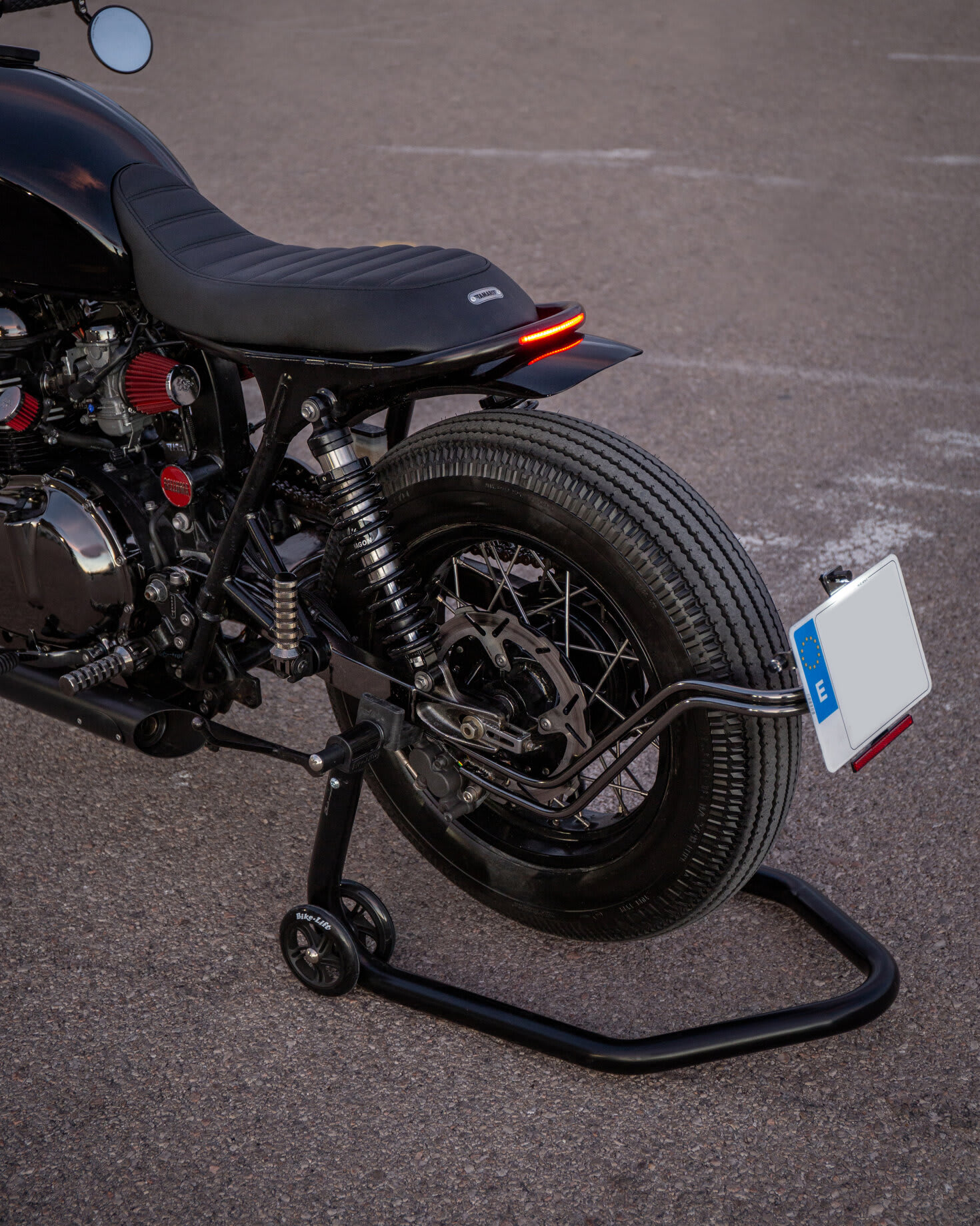 127 Belluma | Una Bonneville T100 adaptada al Brat Style