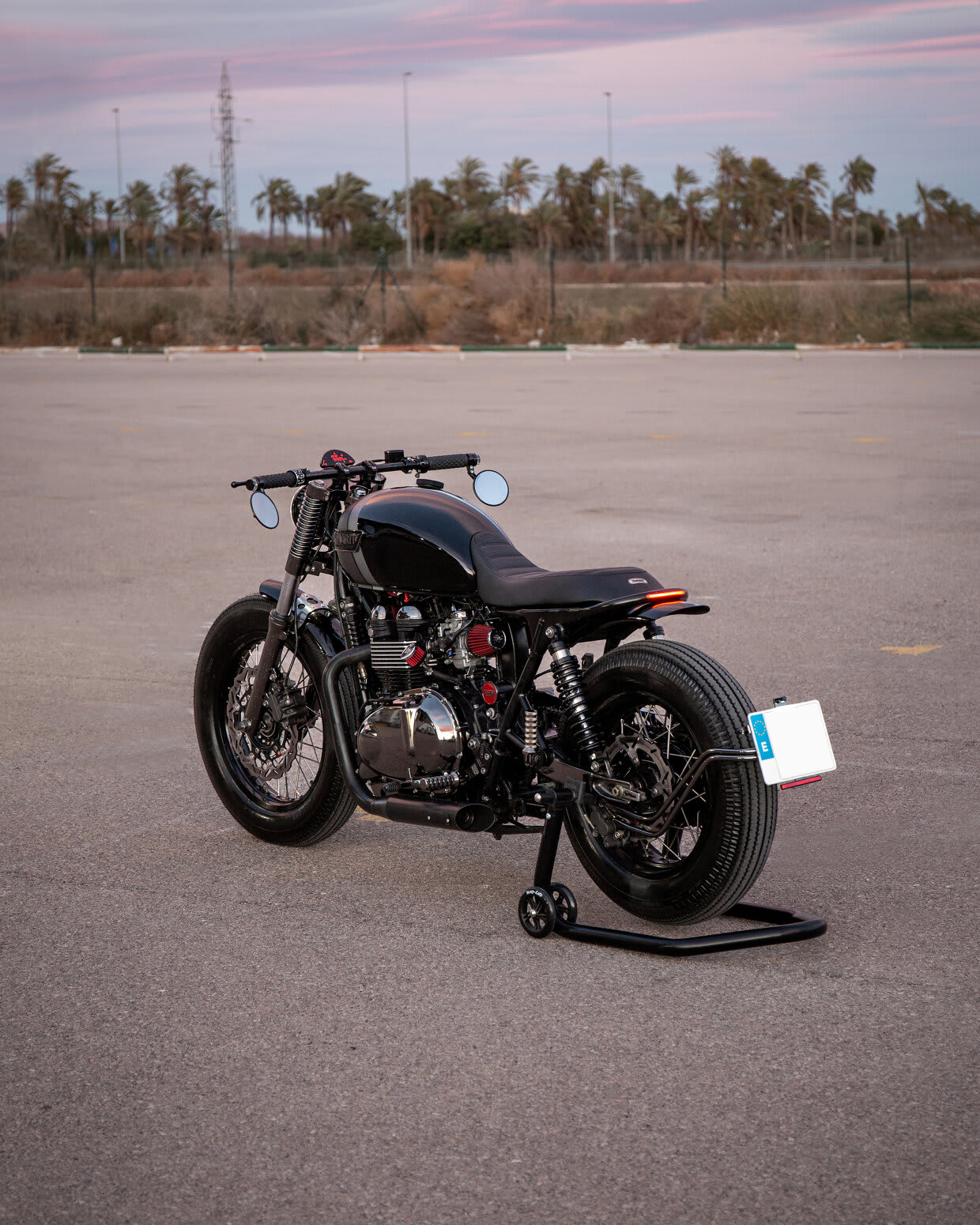 127 Belluma | Une Bonneville T100 adaptée au Brat Style