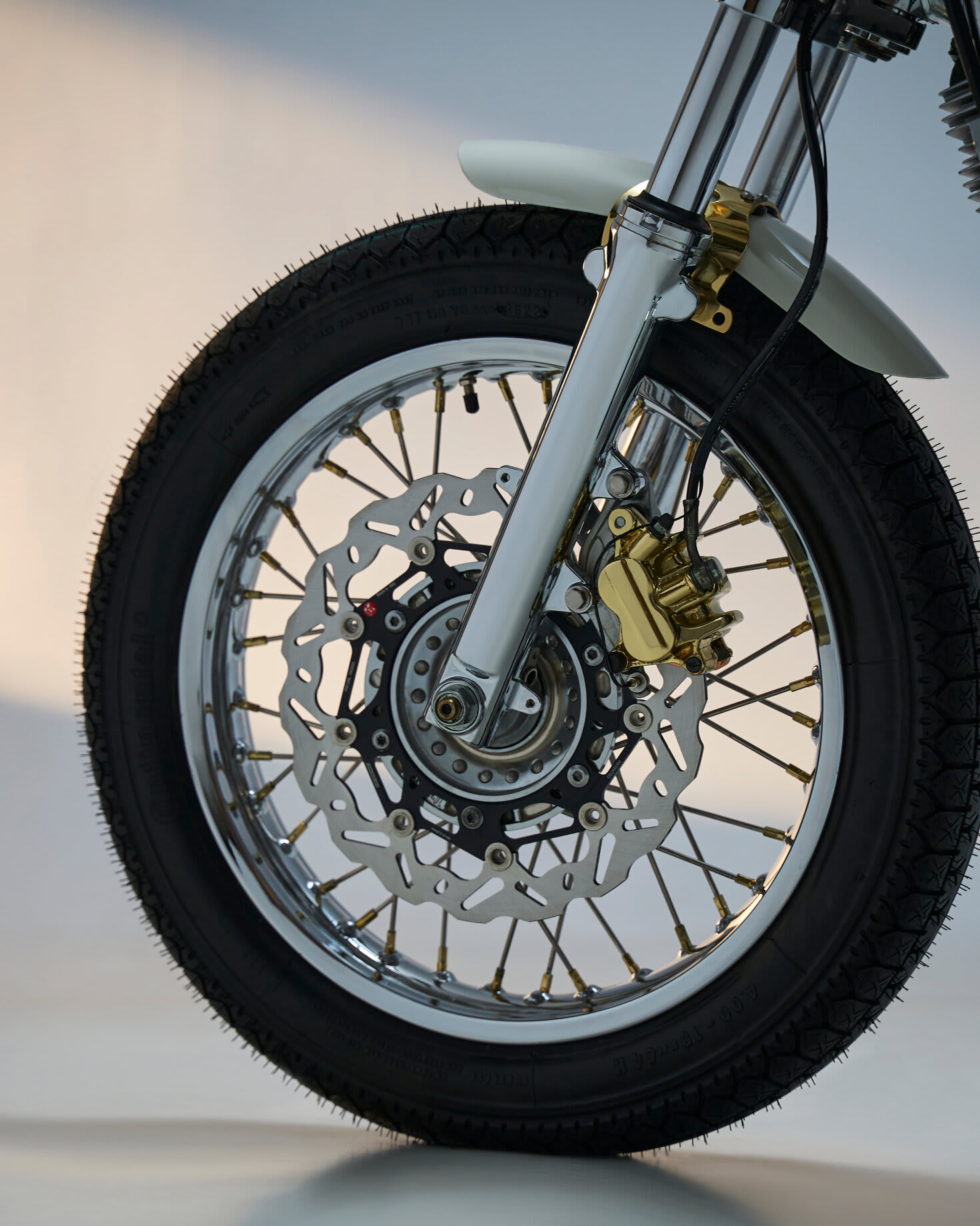 137 Phantom | Tracker Style, Classic Racing Aesthetics