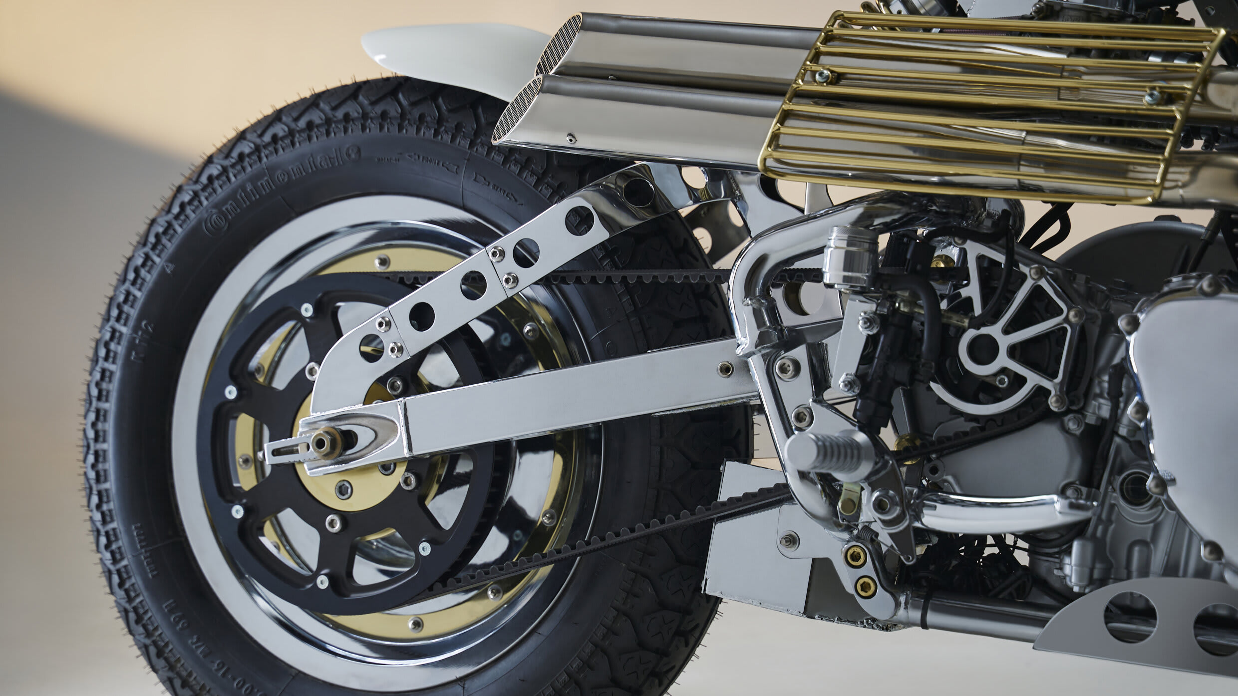 137 Phantom | Tracker Style, Classic Racing Aesthetics