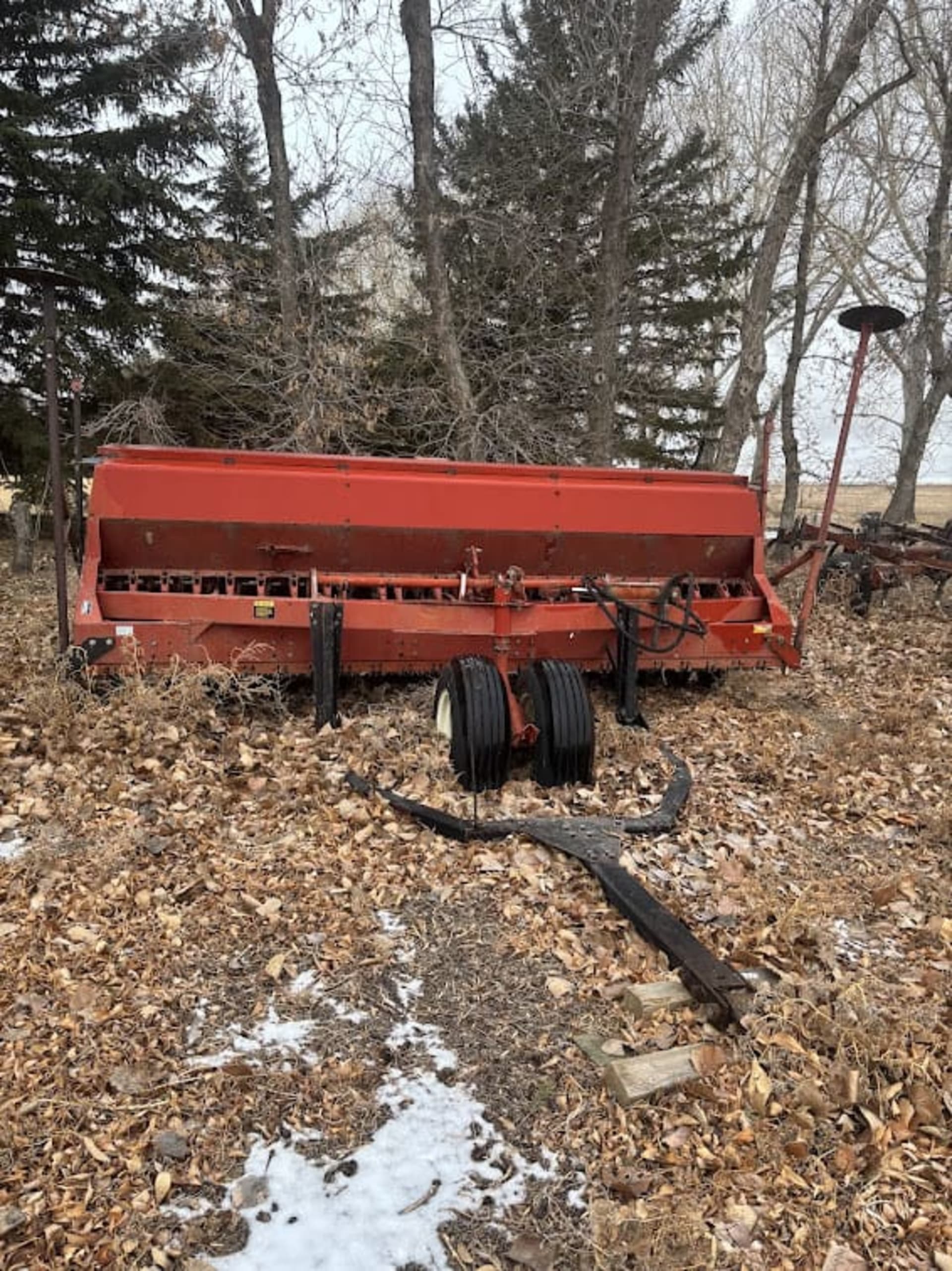 International 6200 Pan Drill