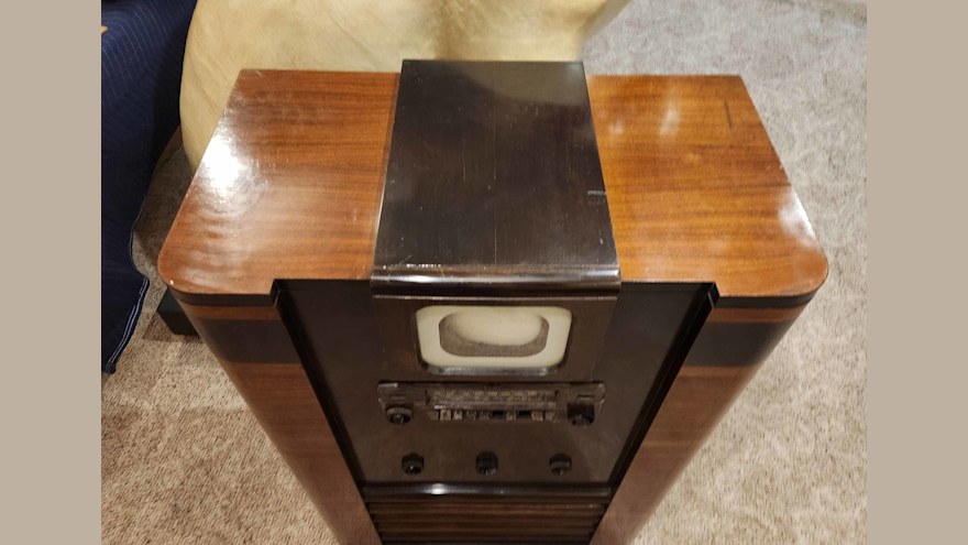 Win this Rare RCA TRK-5 Prewar TV Set!