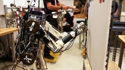 HERMES: Two-Legged Robot with Human Reflexes - Tech Briefs