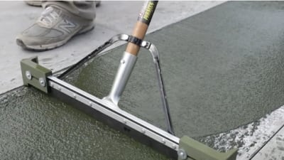 AM2 Coating for Better Aircraft Landing Surfaces - Tech Briefs