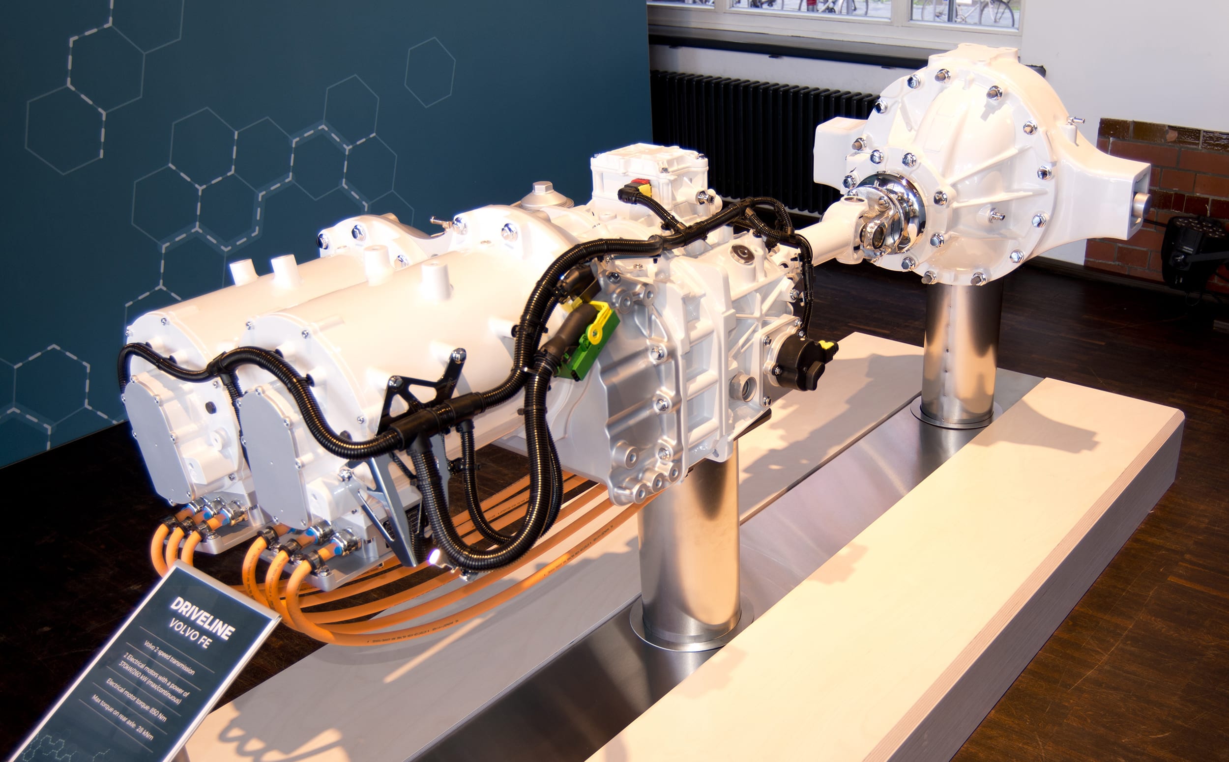 Volvo Trucks Accelerates Electric Truck Debuts - Mobility Engineering ...