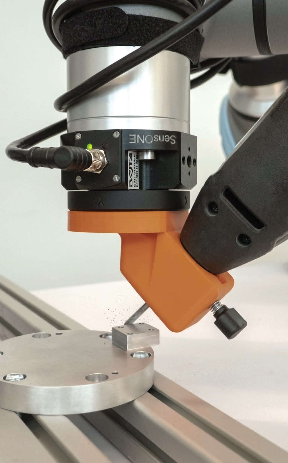 Force Torque Sensors for Robots: External vs. Built-In - Tech Briefs
