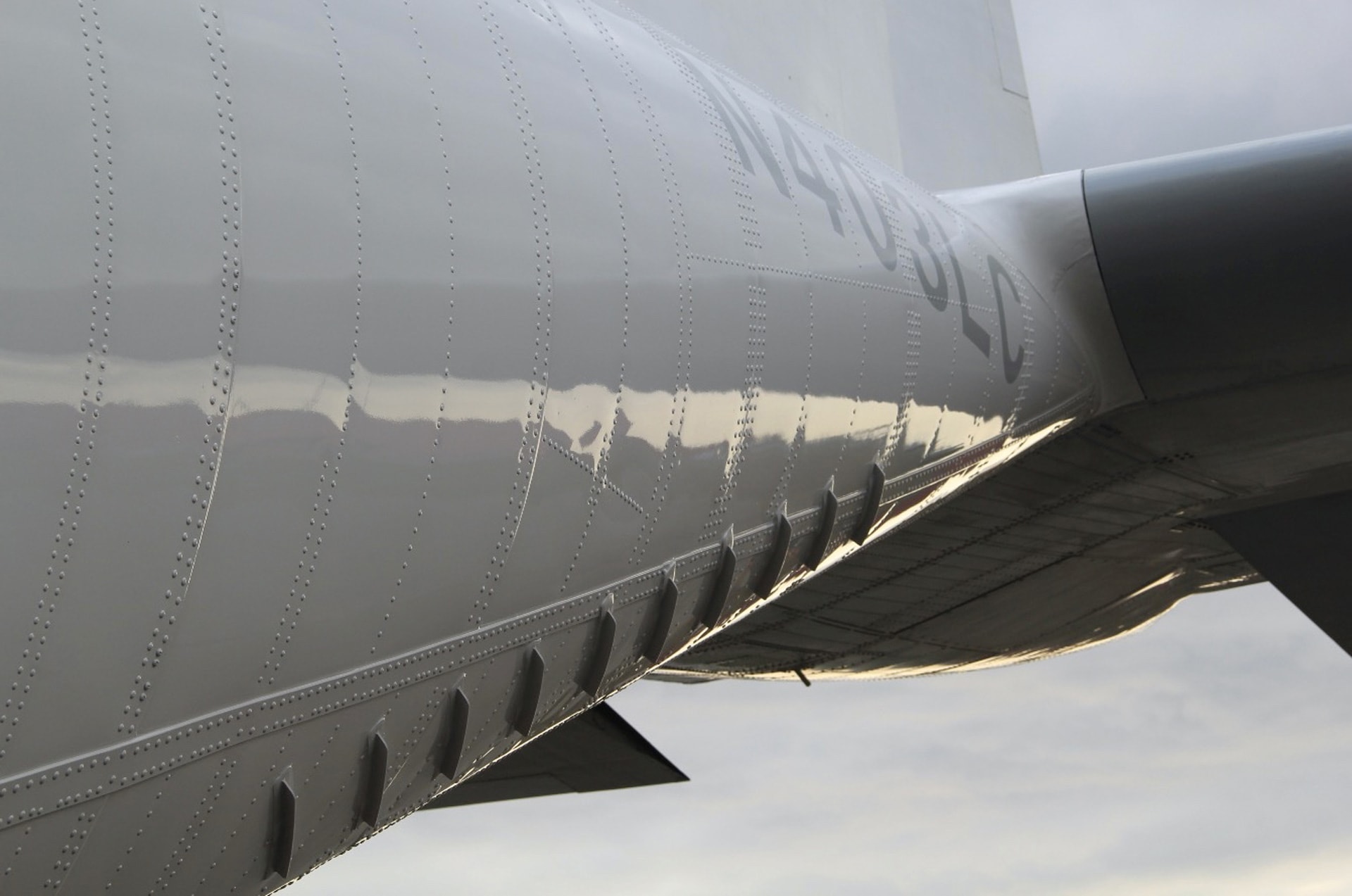 Air Force to Flight Test Drag-Reducing Finlets, Microvanes and Riblets ...