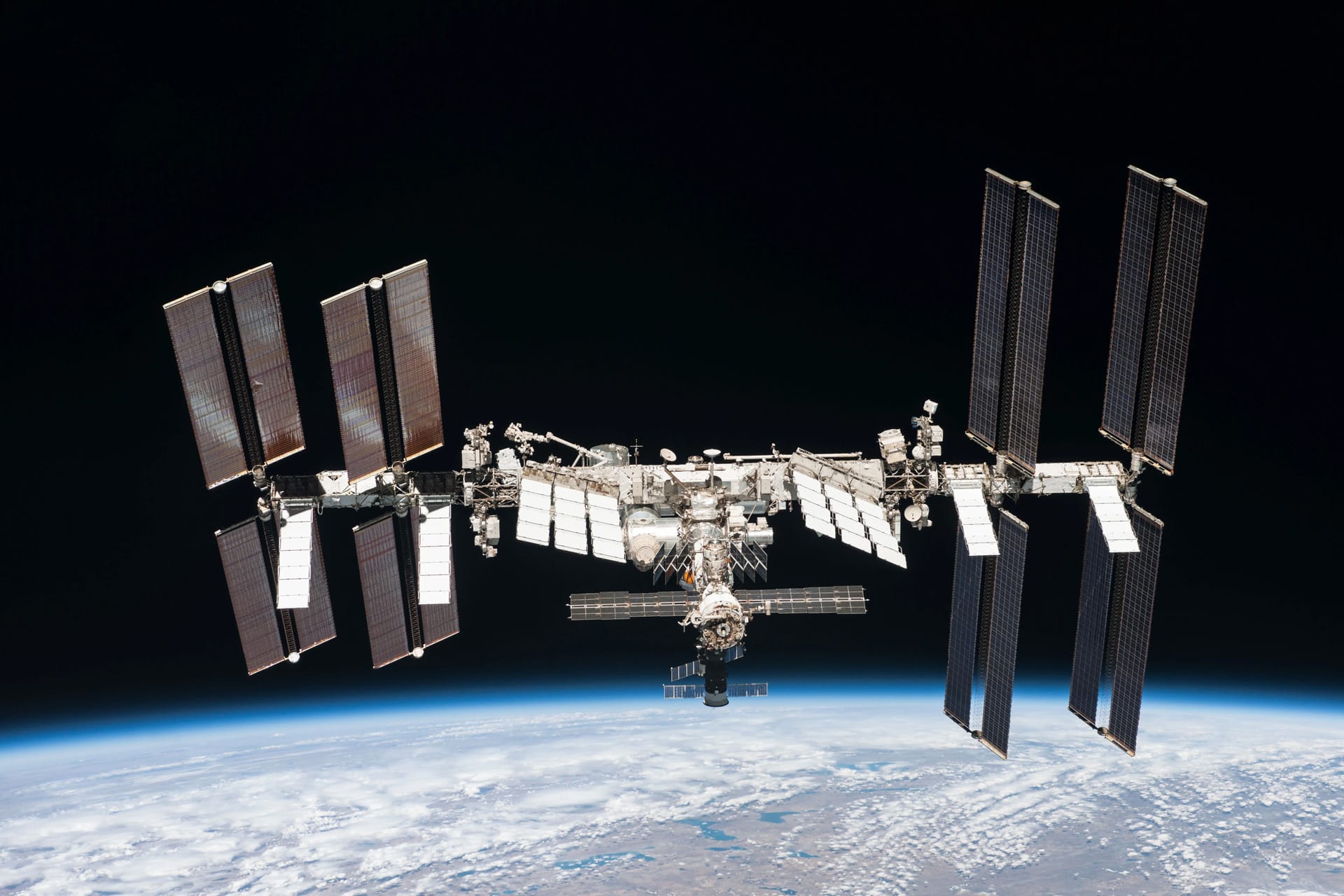 SpaceX to Develop ISS Deorbit Vehicle for NASA - Mobility Engineering ...