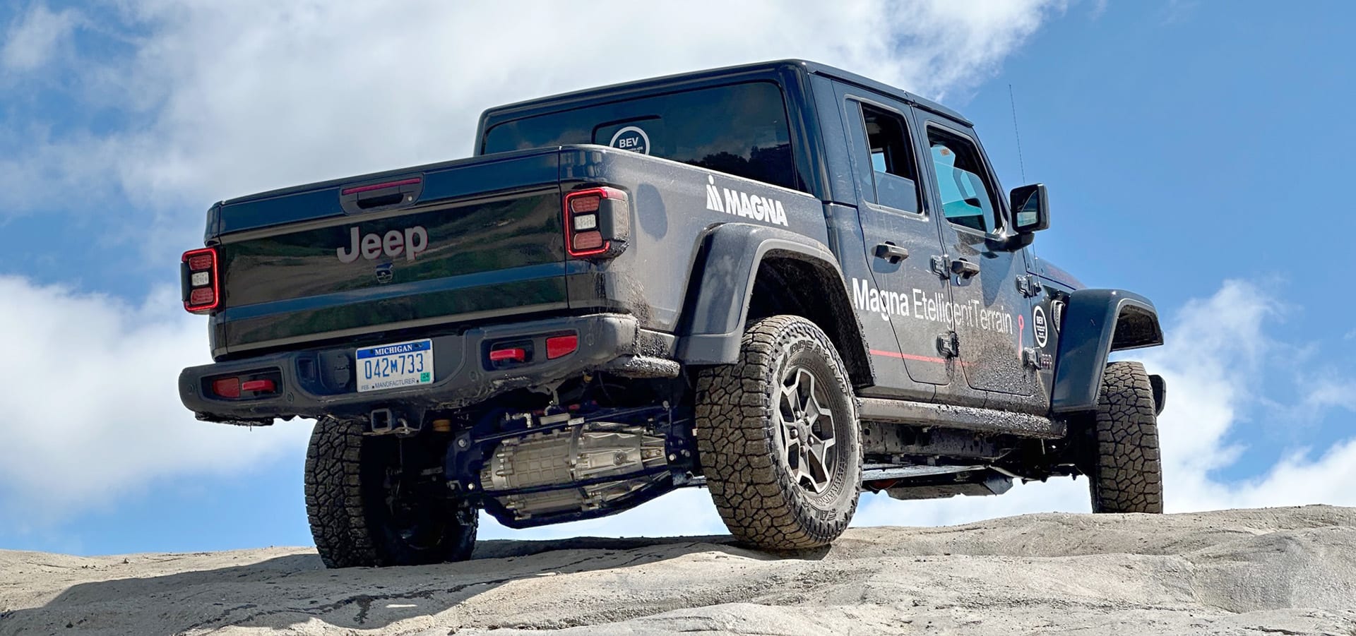 Magna Shows off Electric Offroad Powertrain, In-Cabin Tech - Mobility ...