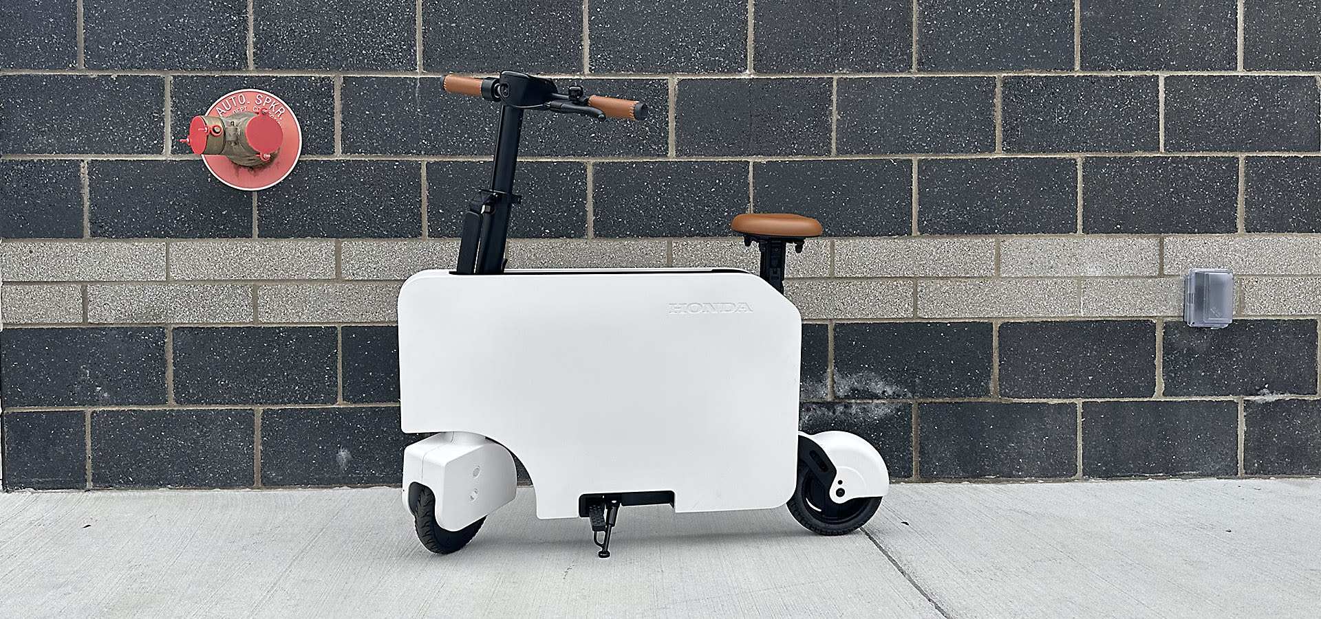 Honda Motocompacto Folding Scooter Is an Accessory with Pep - Mobility ...