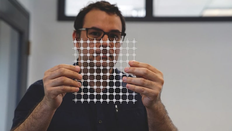 Modular Blocks Enable Plug-and-Play Diagnostic Devices - Tech Briefs