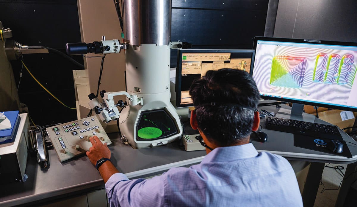 Artificial Intelligence Magnifies the Utility of Electron Microscopes ...