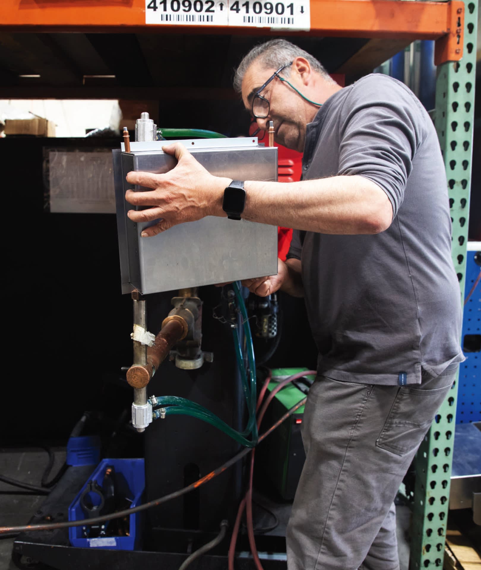 A Cobot Spot Welder Promises Ergonomic Safety and Productivity Gains ...