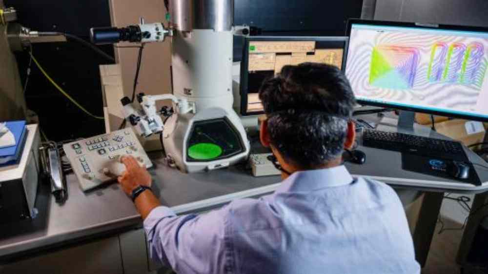 Artificial Intelligence Magnifies the Utility of Electron Microscopes ...