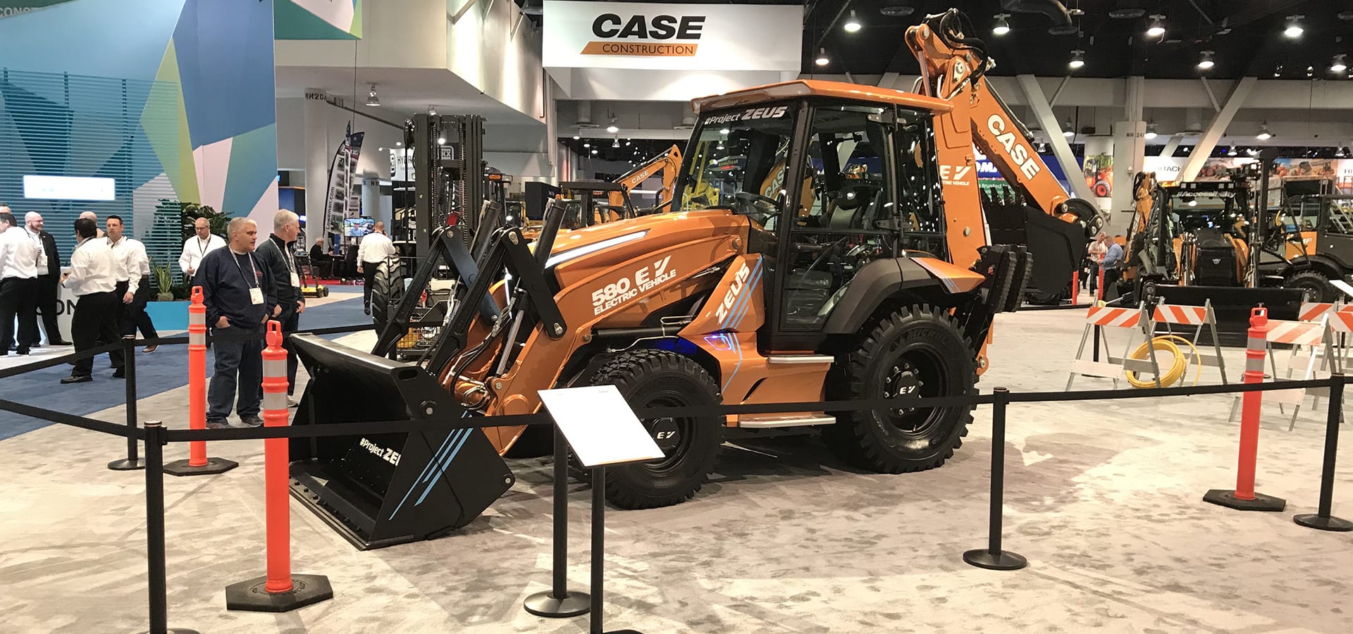Case Unveils Fully-Electric Backhoe Loader, Begins Delivery This Year ...