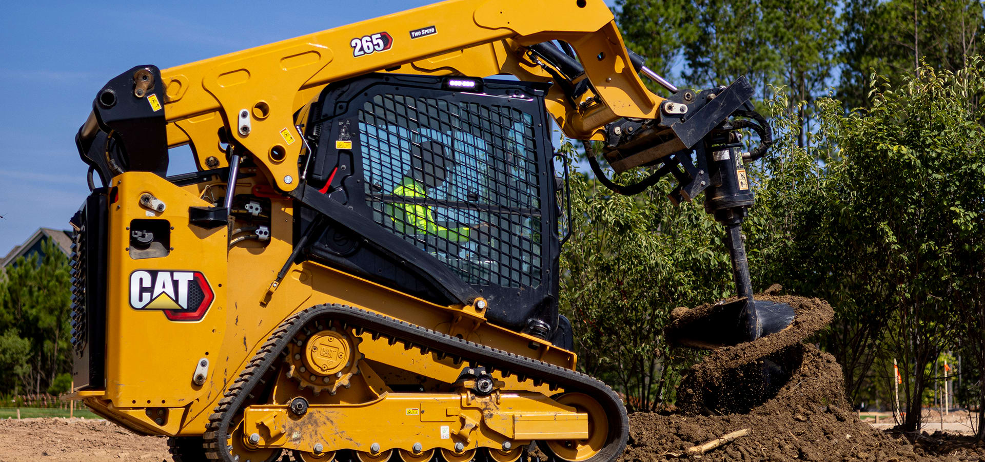 Cat Reveals All-New 255 and 265 Compact Track Loaders - Mobility ...