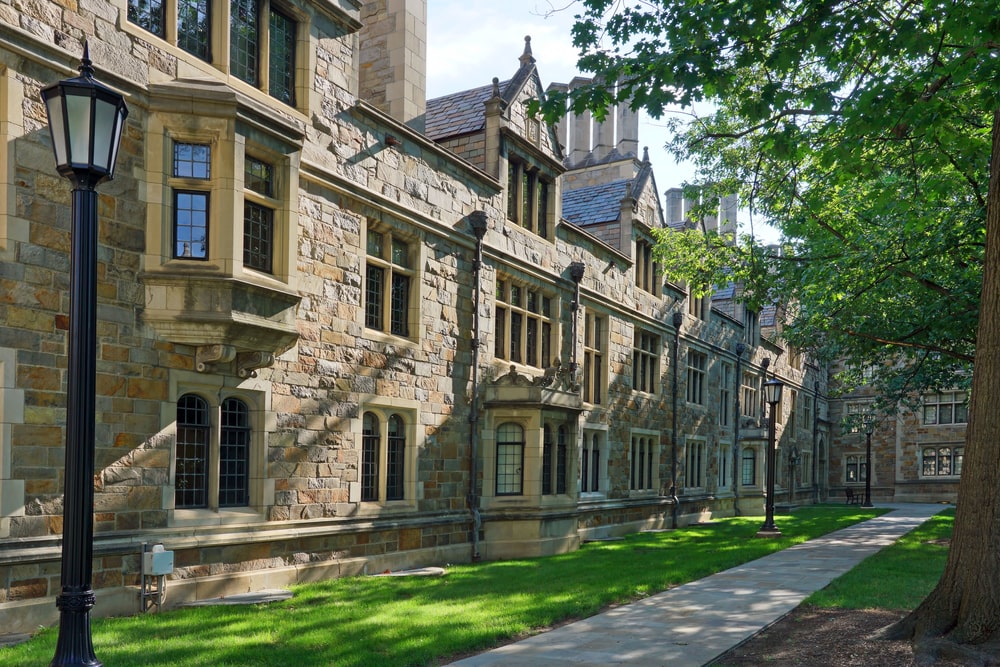 2024 Best Schools for Communications - Degreechoices.com