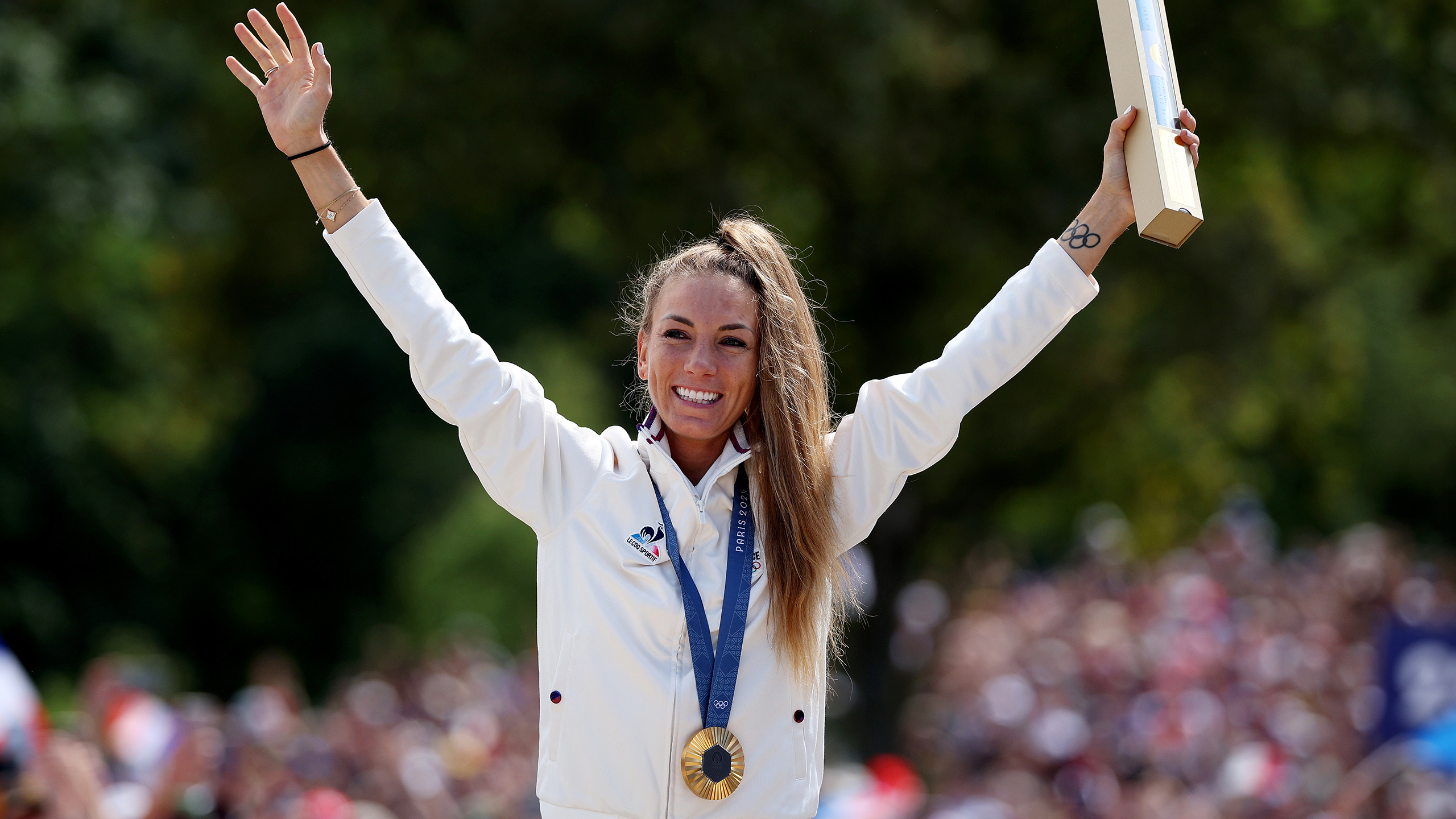 Pauline Ferrand-Prévot wins gold at Paris 2024 | INEOS Grenadiers