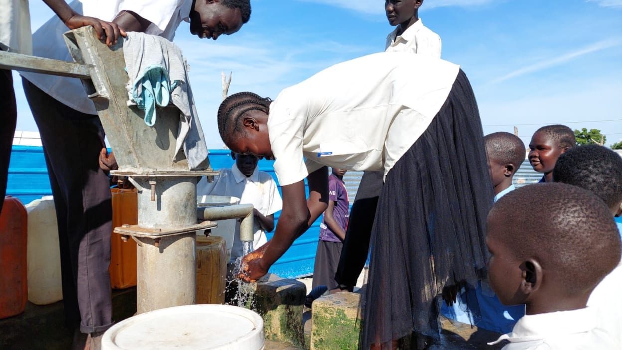 How clean water brings students pouring back into school - Tearfund