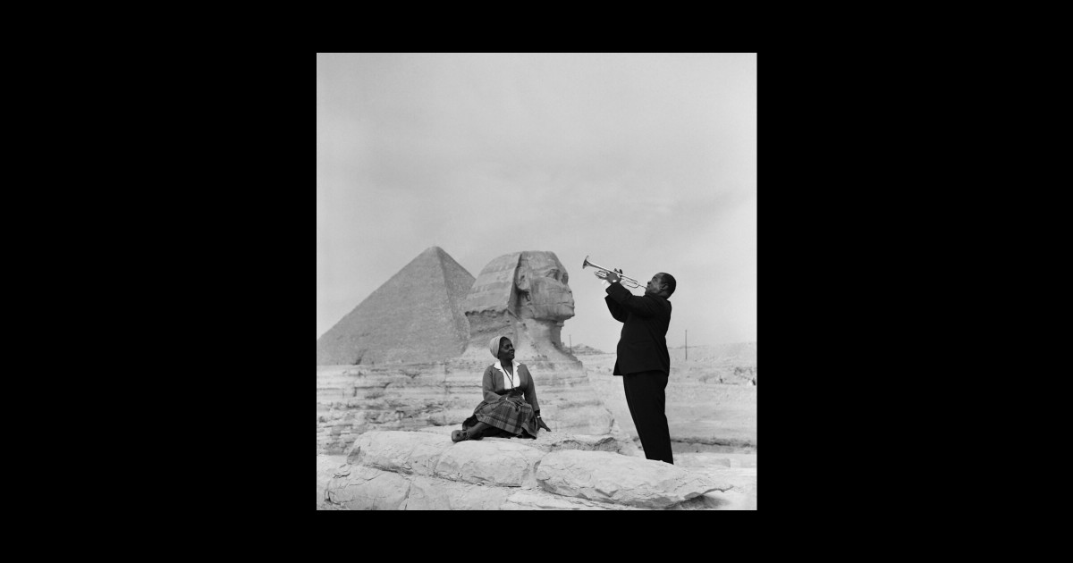 Black and White Photo of Louis Armstrong at the Egyptian Sphinx - Louis ...