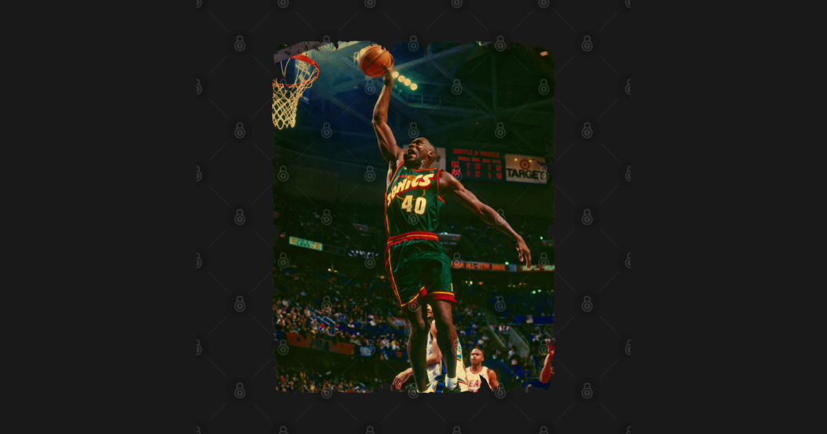 Shawn Kemp - Vintage Design Of Basketball - Basketball - T-Shirt ...