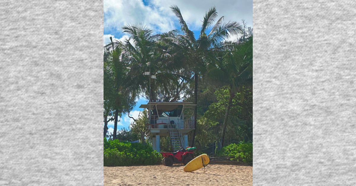 Waimea Bay Lifeguard Lookout – Iconic Hawaiian Beach Vibes - Hawaii ...