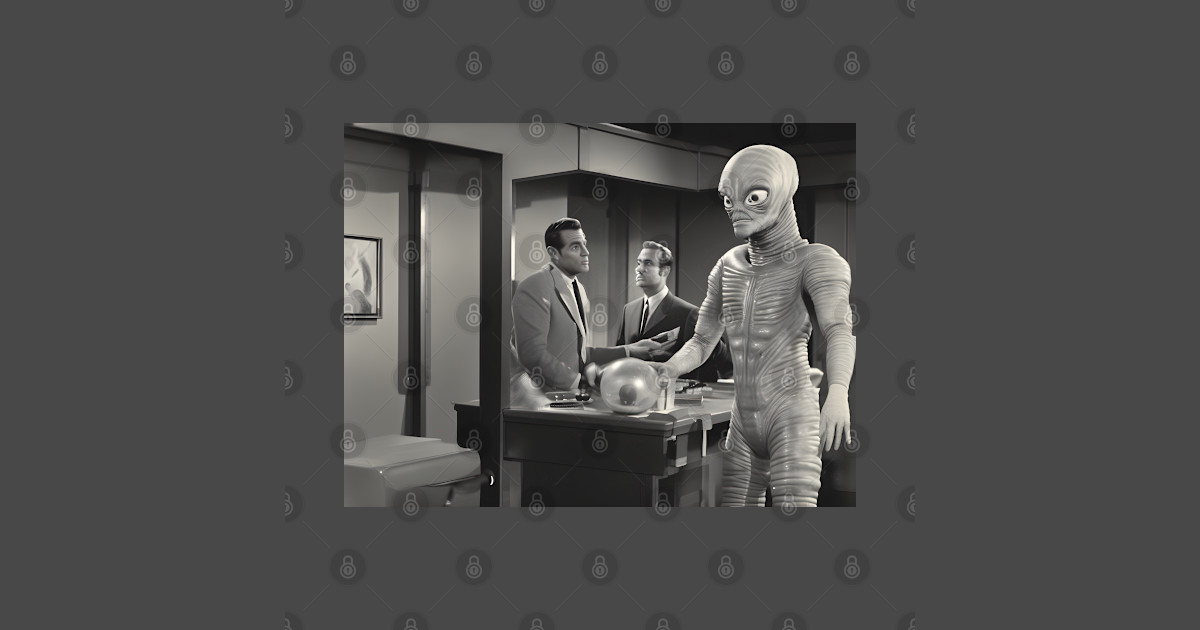 Awkward Alien - Alien - T-Shirt | TeePublic