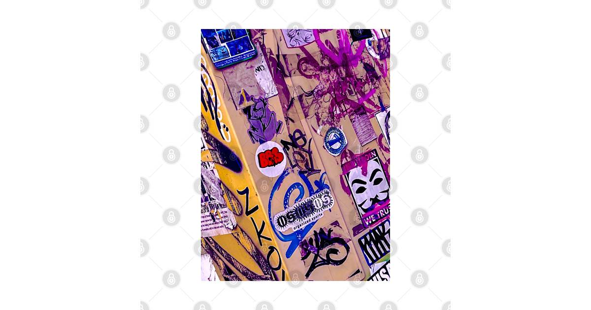 Urban Art Sticker Tag Graffiti NYC - Street Art - T-Shirt | TeePublic