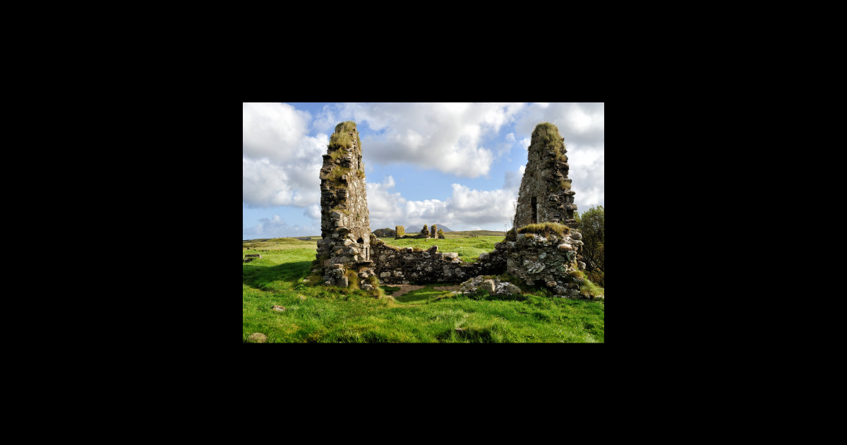 Finlaggan: the seat of the Lords of the Isles and of Clan Donald ...