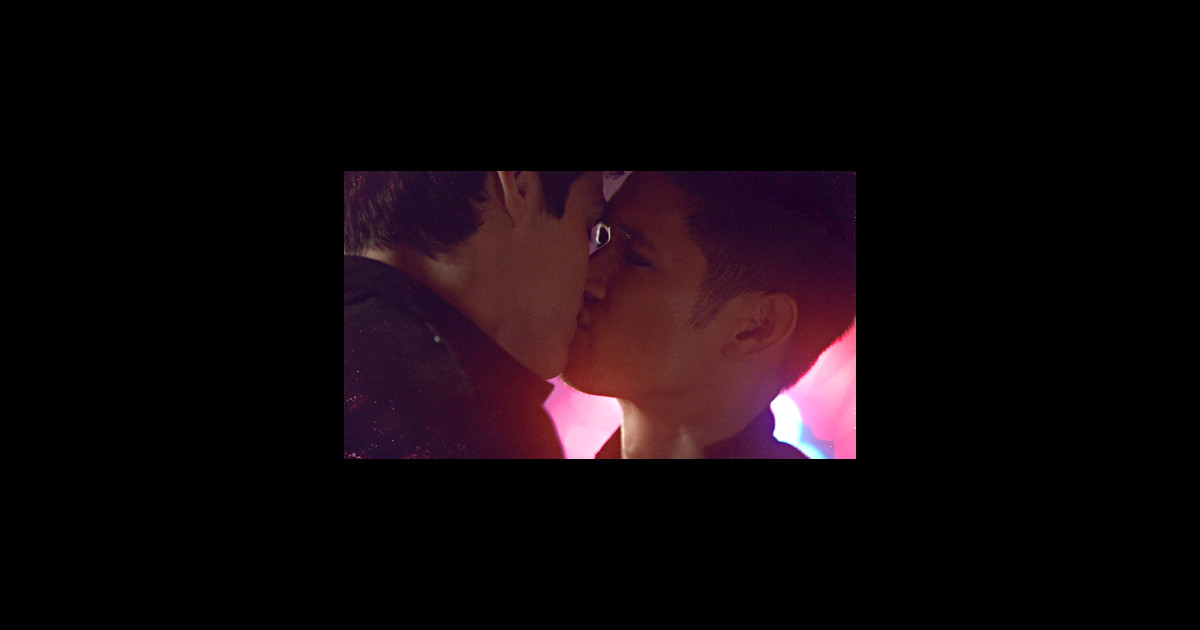 Malec Kiss - Malec - Sticker | TeePublic