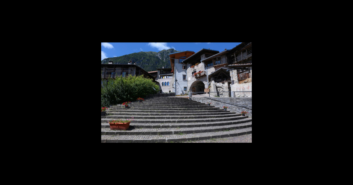 Rango village - Urban - Sticker | TeePublic