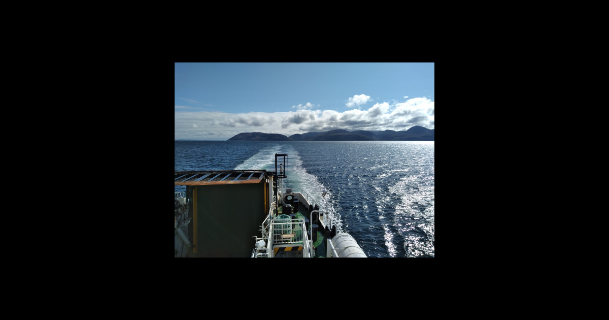 The CalMac ferry 'Catriona' leaves the Isle of Arran. Scotland ...