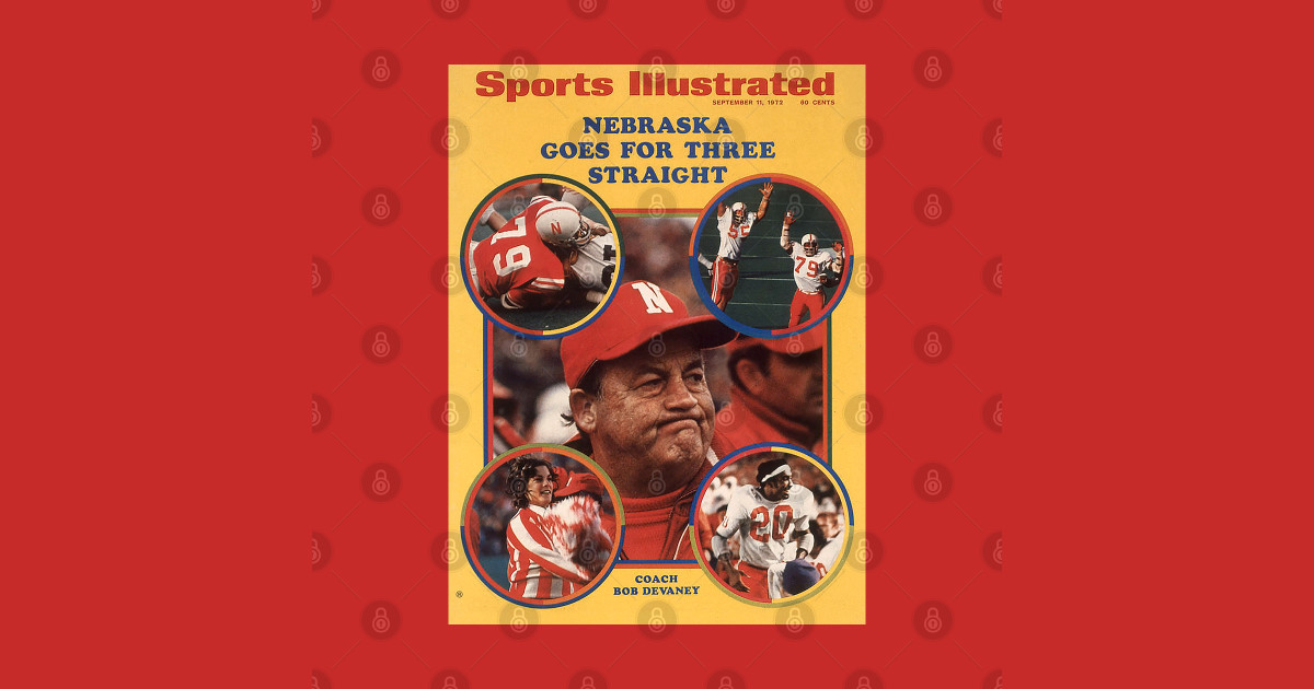 Bob Devaney Coach Sports Illustrated - Bob Devaney - T-Shirt | TeePublic