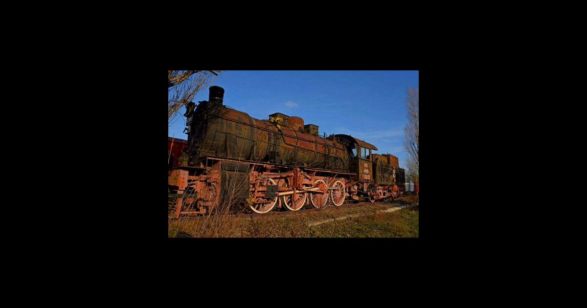 Vintage steam loco, Bucharest - Steam Engine - Sticker | TeePublic